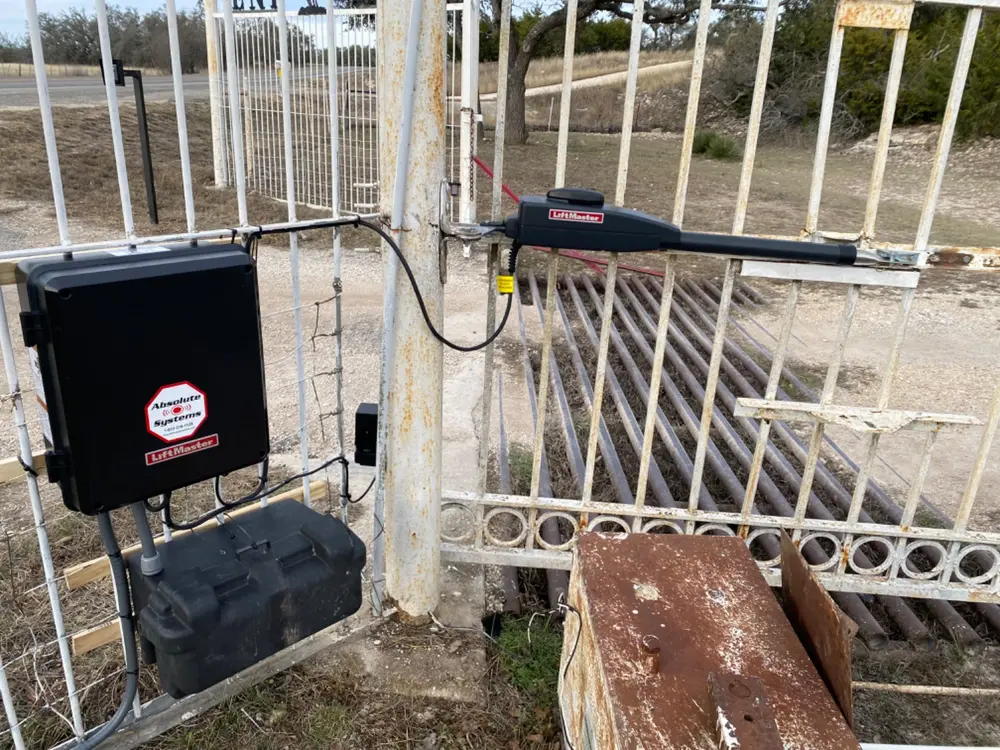 All Time Greats: The LiftMaster LA400PKGUL Swing Gate Operator — Delos ...